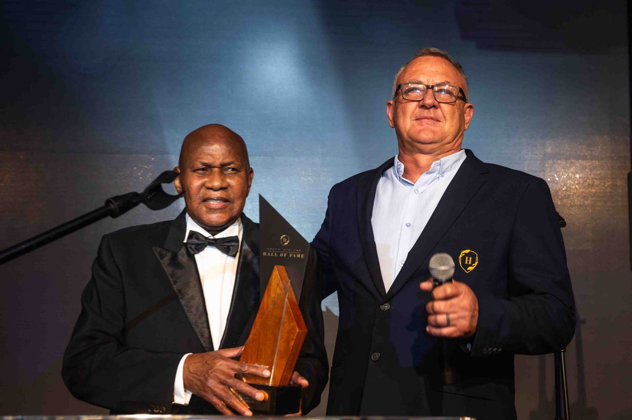 Dr Kaizer Motaung takes his rightful place in the SA Hall of Fame ...