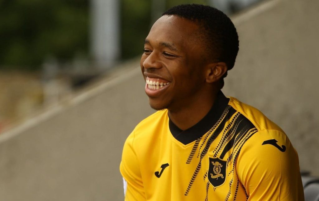 Aphelele Teto poised to be Sundowns' first signing | FARPost