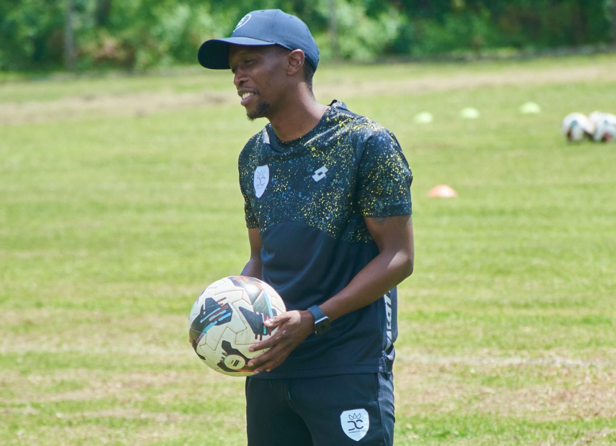 Kadodia clarifies Middendorp’s Durban City absence | FARPost ZA